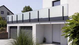 WAREMA VisioNeo View Glasgeländer – Filigran & Sicher