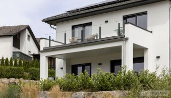 WAREMA VisioNeo View Glasgeländer – Filigran & Sicher